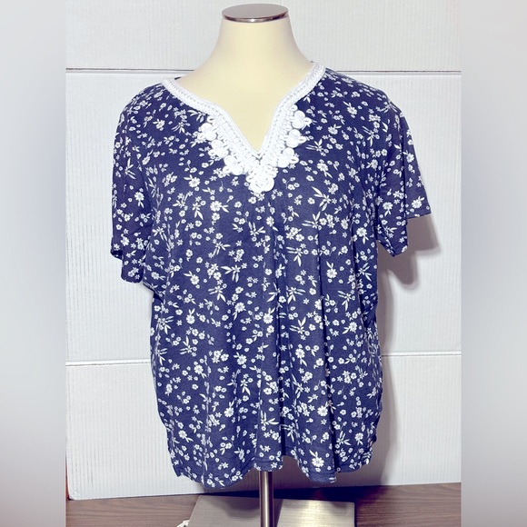 Woman Within | Tops | Woman Within 2x 2628 Floral Navy Blue Top With ...